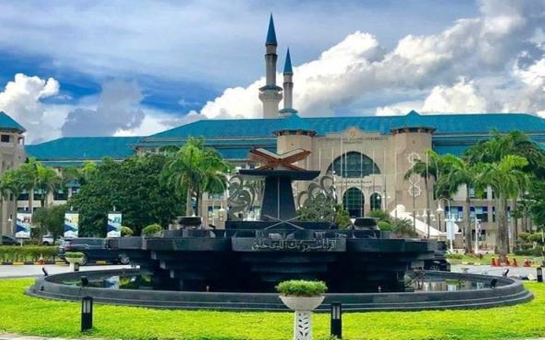 IIUM Utilises Student Endowment Fund to Support Needy Students ...