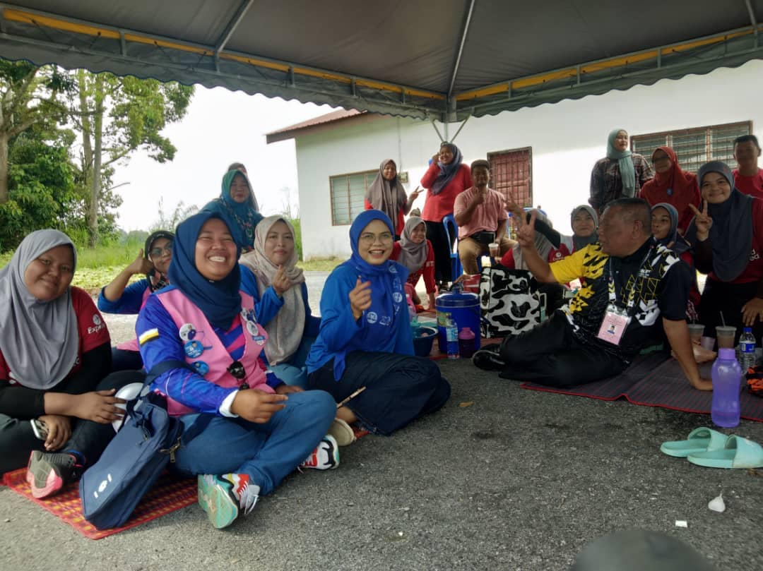 MEMILIH PRU15: "Ada Sahaja Di Mana-mana" Itulah Ustaz Nizar Di Parit ...