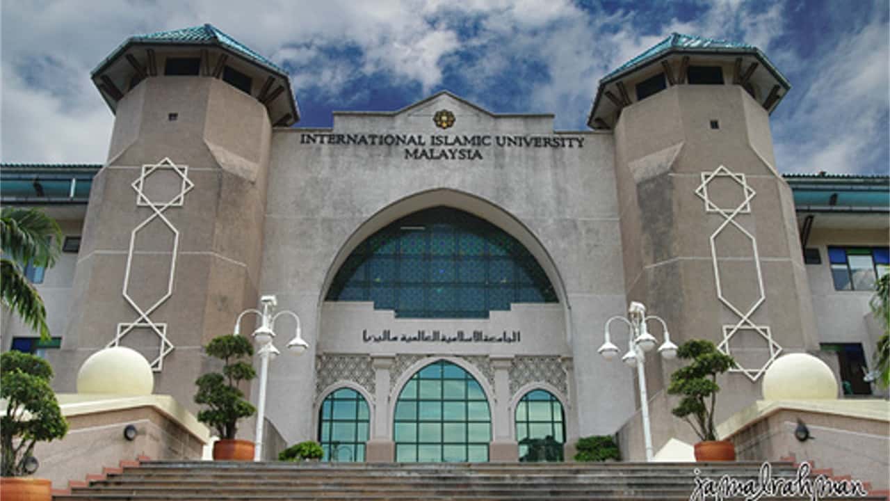 IIUM@40: Beckoning The Way To The Future - BacalahMalaysia.my