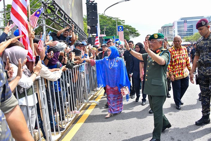 MERDEKA66: Agong, Permaisuri Mesra Rakyat Malaysia, Berpanas Demi ...