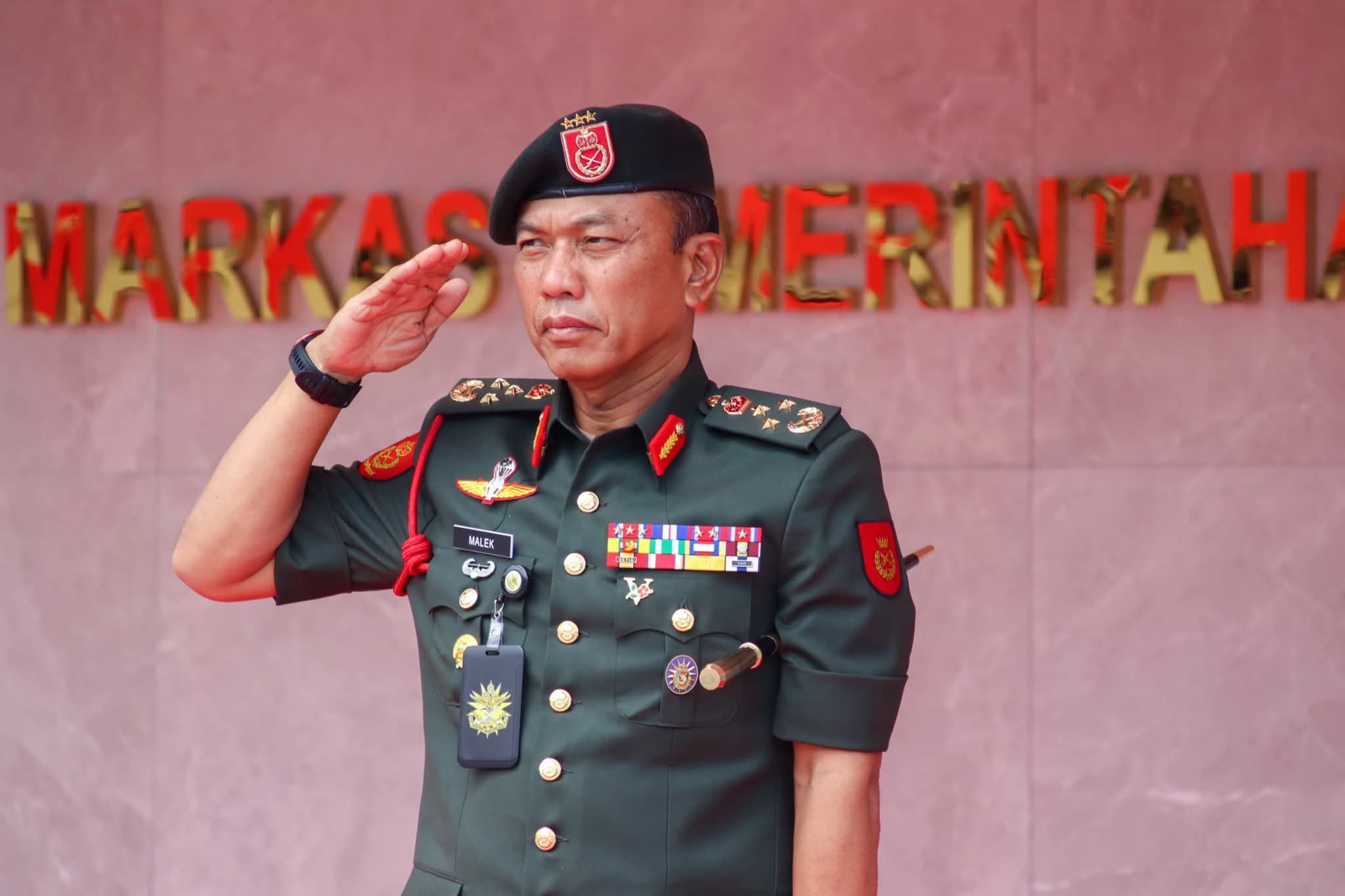 Jeneral Datuk Malek Razak Sulaiman dilantik Panglima Angkatan Tentera ...